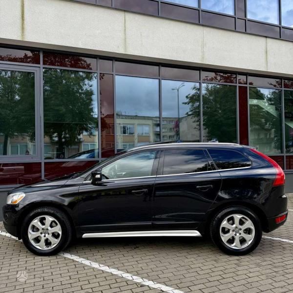 Melns Volvo XC60 2010 Kaišiadorys, ar dzinēja tilpumu 2.40 L un nobraukumu 350 tūkst. km par 7950 €, foto 9 vietnē AUTOMOTO.COM.LV