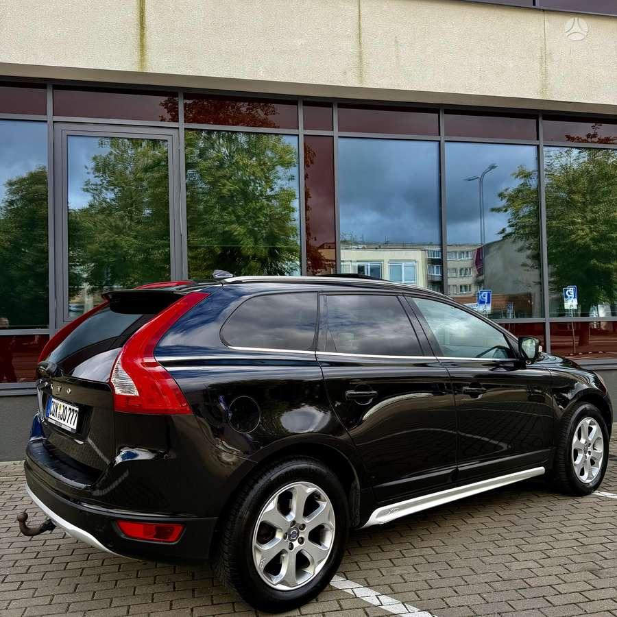 Melns Volvo XC60 2010 Kaišiadorys, ar dzinēja tilpumu 2.40 L un nobraukumu 350 tūkst. km par 7950 €, foto 14 vietnē AUTOMOTO.COM.LV