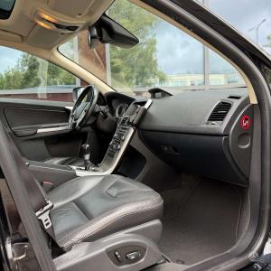 Melns Volvo XC60 2010 Kaišiadorys, ar dzinēja tilpumu 2.40 L un nobraukumu 350 tūkst. km par 7950 €, foto 24 vietnē AUTOMOTO.COM.LV