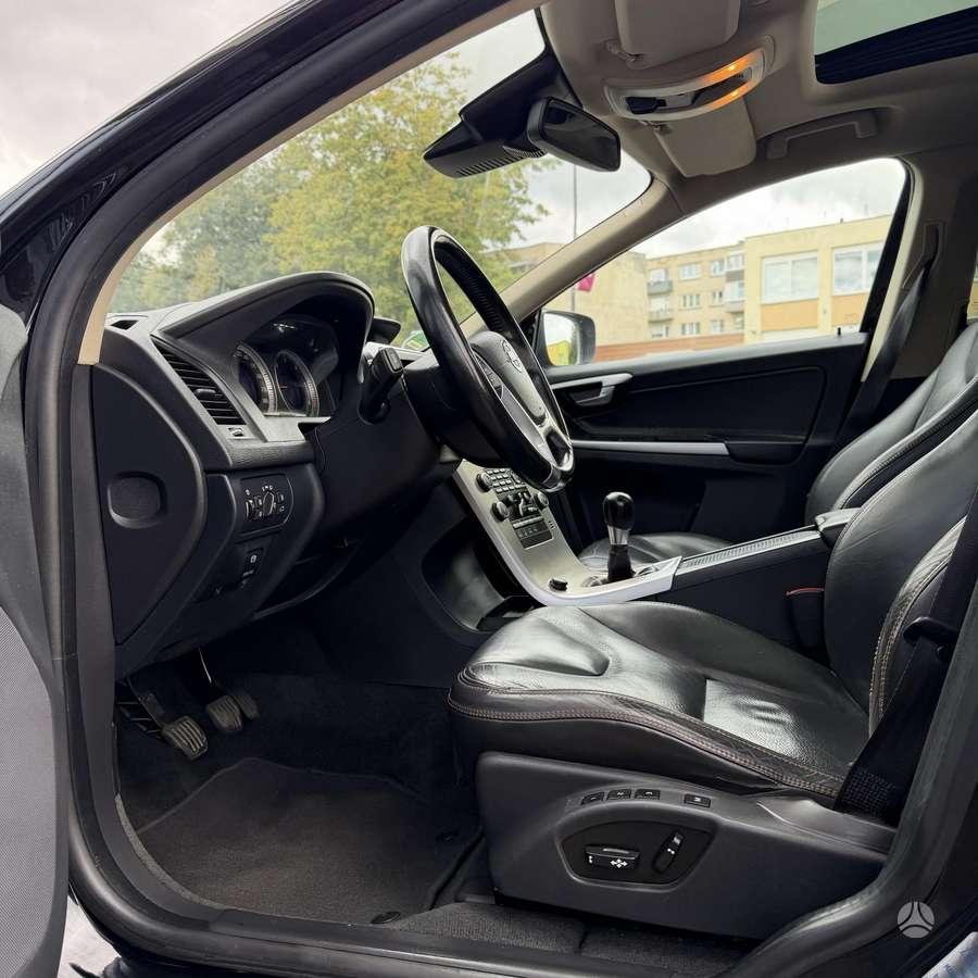 Melns Volvo XC60 2010 Kaišiadorys, ar dzinēja tilpumu 2.40 L un nobraukumu 350 tūkst. km par 7950 €, foto 29 vietnē AUTOMOTO.COM.LV