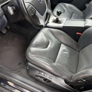 Melns Volvo XC60 2010 Kaišiadorys, ar dzinēja tilpumu 2.40 L un nobraukumu 350 tūkst. km par 7950 €, foto 30 vietnē AUTOMOTO.COM.LV