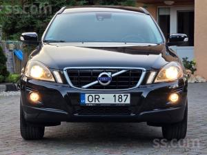 Black Volvo XC60 2010 in Riga, with an engine capacity of 2.40 L and mileage of 306 thousand km for 7950 €, photo 9 on AUTOMOTO.COM.LV