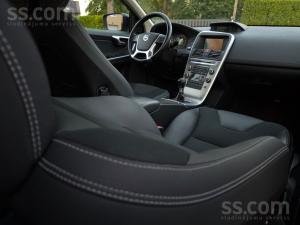 Black Volvo XC60 2010 in Riga, with an engine capacity of 2.40 L and mileage of 306 thousand km for 7950 €, photo 21 on AUTOMOTO.COM.LV