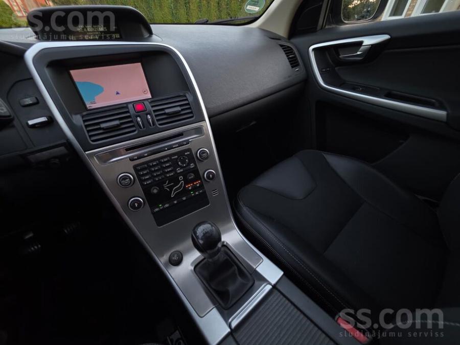 Black Volvo XC60 2010 in Riga, with an engine capacity of 2.40 L and mileage of 306 thousand km for 7950 €, photo 25 on AUTOMOTO.COM.LV