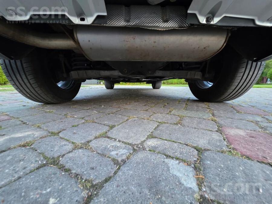 Black Volvo XC60 2010 in Riga, with an engine capacity of 2.40 L and mileage of 306 thousand km for 7950 €, photo 32 on AUTOMOTO.COM.LV