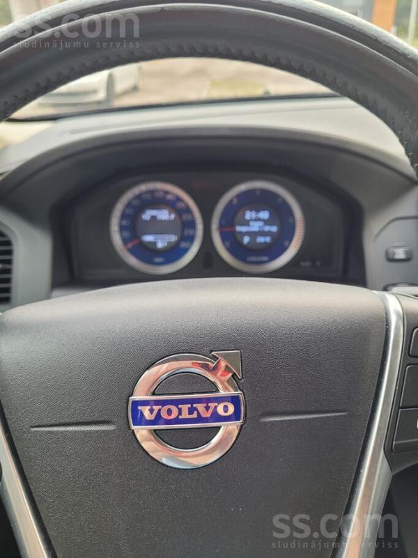 Melns Volvo XC60 2010 Rīga, ar dzinēja tilpumu 2.40 L un nobraukumu 280 tūkst. km par 7490 €, foto 7 vietnē AUTOMOTO.COM.LV