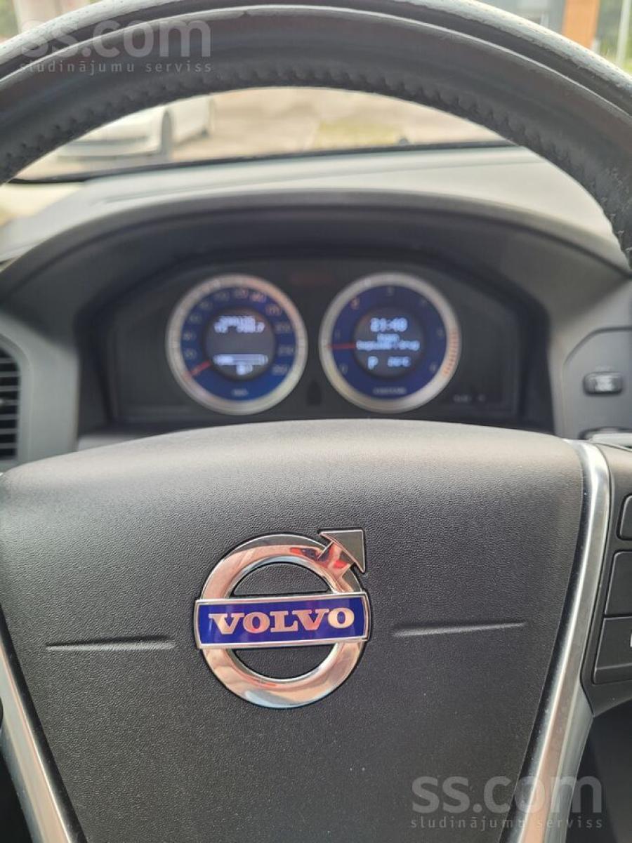 Melns Volvo XC60 2010 Rīga, ar dzinēja tilpumu 2.40 L un nobraukumu 280 tūkst. km par 7490 €, foto 7 vietnē AUTOMOTO.COM.LV