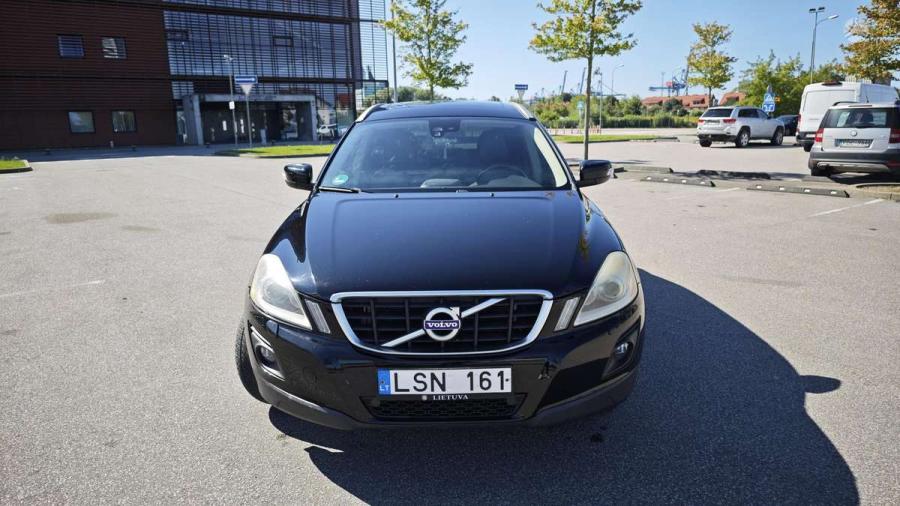 Melns Volvo XC60 2010 Klaipėda, ar dzinēja tilpumu 3.00 L un nobraukumu 255 tūkst. km par 6400 €, foto 4 vietnē AUTOMOTO.COM.LV