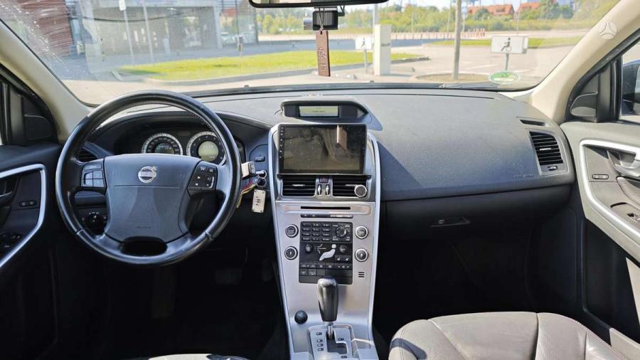 Melns Volvo XC60 2010 Klaipėda, ar dzinēja tilpumu 3.00 L un nobraukumu 255 tūkst. km par 6400 €, foto 13 vietnē AUTOMOTO.COM.LV