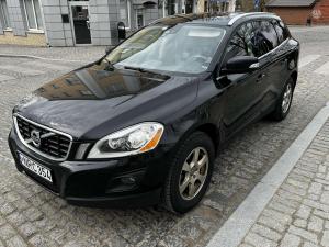 Melns Volvo XC60 2010 Panevēža, ar dzinēja tilpumu 2.40 L un nobraukumu 267 tūkst. km par 5600 €, foto  vietnē AUTOMOTO.COM.LV