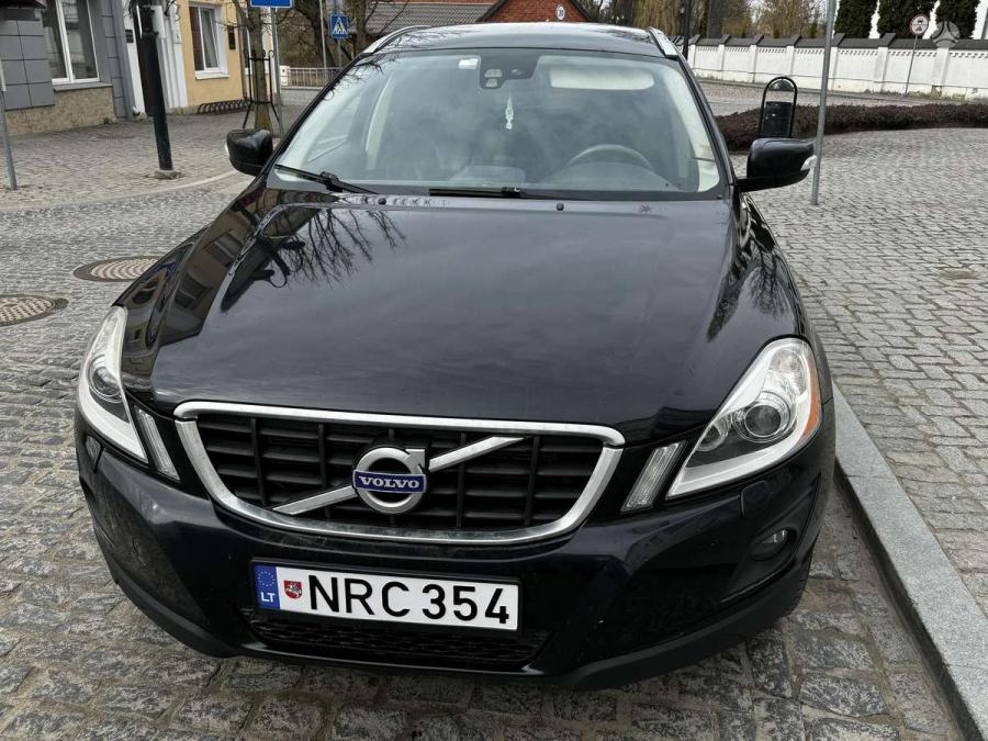 Melns Volvo XC60 2010 Panevēža, ar dzinēja tilpumu 2.40 L un nobraukumu 267 tūkst. km par 5600 €, foto 3 vietnē AUTOMOTO.COM.LV