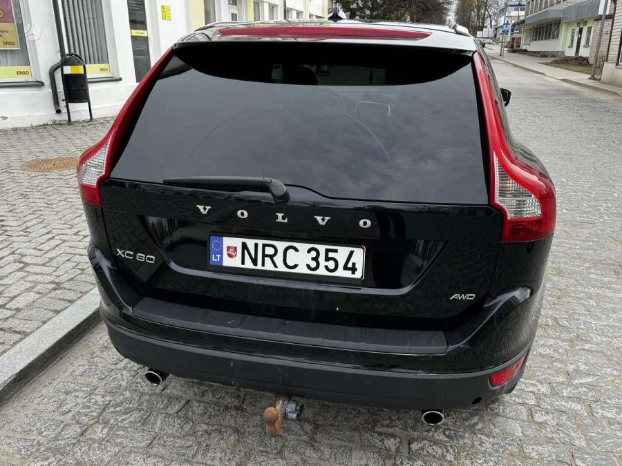 Melns Volvo XC60 2010 Panevēža, ar dzinēja tilpumu 2.40 L un nobraukumu 267 tūkst. km par 5600 €, foto 6 vietnē AUTOMOTO.COM.LV