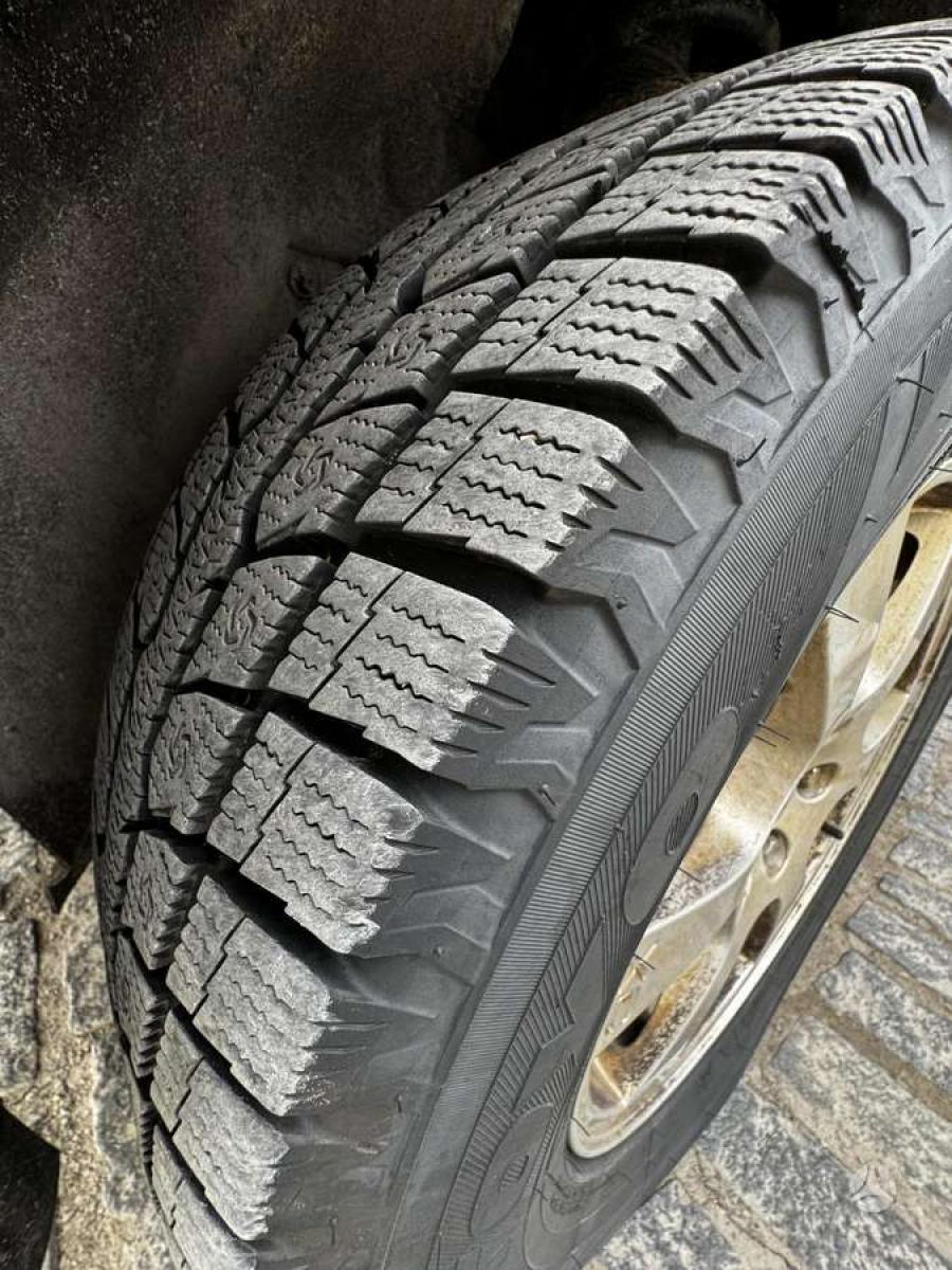 Melns Volvo XC60 2010 Panevēža, ar dzinēja tilpumu 2.40 L un nobraukumu 267 tūkst. km par 5600 €, foto 10 vietnē AUTOMOTO.COM.LV
