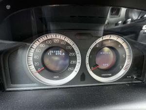 Melns Volvo XC60 2010 Panevēža, ar dzinēja tilpumu 2.40 L un nobraukumu 267 tūkst. km par 5600 €, foto 12 vietnē AUTOMOTO.COM.LV