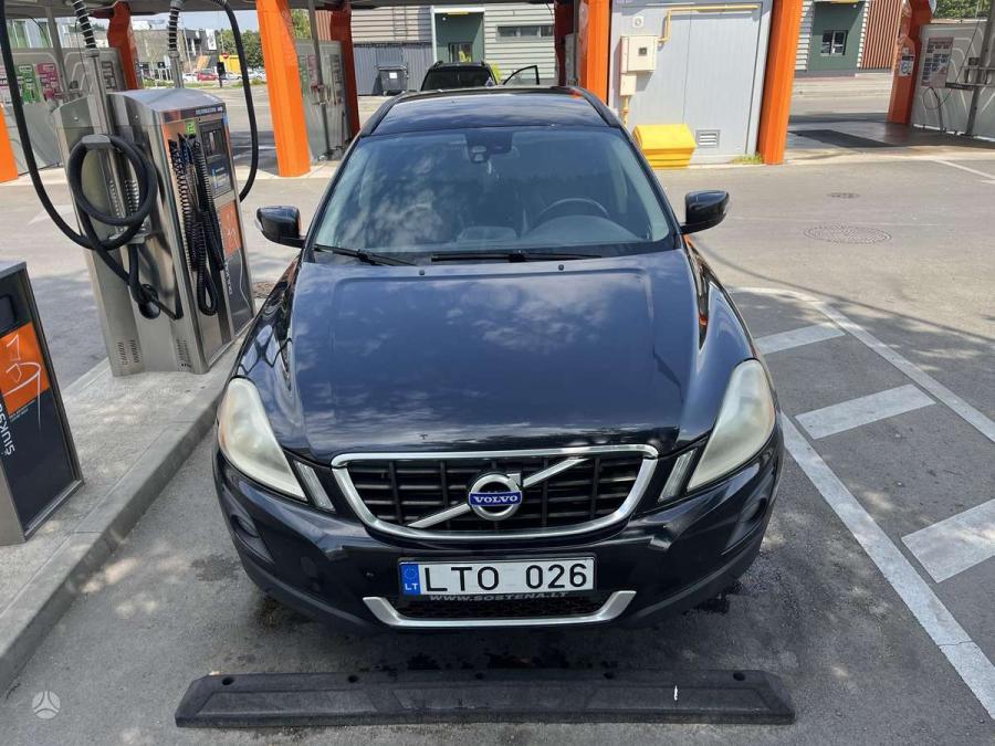 Melns Volvo XC60 2010 Šauļi, ar dzinēja tilpumu 2.40 L un nobraukumu 397 tūkst. km par 5400 €, foto 5 vietnē AUTOMOTO.COM.LV