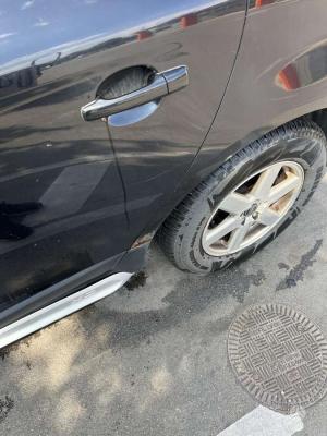 Melns Volvo XC60 2010 Šauļi, ar dzinēja tilpumu 2.40 L un nobraukumu 397 tūkst. km par 5400 €, foto 12 vietnē AUTOMOTO.COM.LV