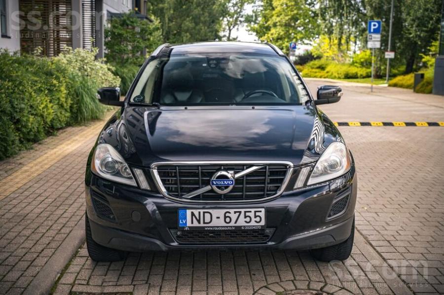 Melns Volvo XC60 2010 Rīga, ar dzinēja tilpumu 2.00 L un nobraukumu 323 tūkst. km par 4990 €, foto 3 vietnē AUTOMOTO.COM.LV