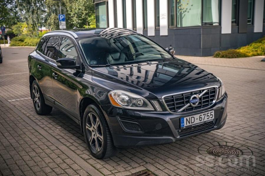 Melns Volvo XC60 2010 Rīga, ar dzinēja tilpumu 2.00 L un nobraukumu 323 tūkst. km par 4990 €, foto 4 vietnē AUTOMOTO.COM.LV