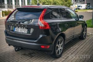 Melns Volvo XC60 2010 Rīga, ar dzinēja tilpumu 2.00 L un nobraukumu 323 tūkst. km par 4990 €, foto 5 vietnē AUTOMOTO.COM.LV