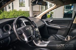 Melns Volvo XC60 2010 Rīga, ar dzinēja tilpumu 2.00 L un nobraukumu 323 tūkst. km par 4990 €, foto 10 vietnē AUTOMOTO.COM.LV