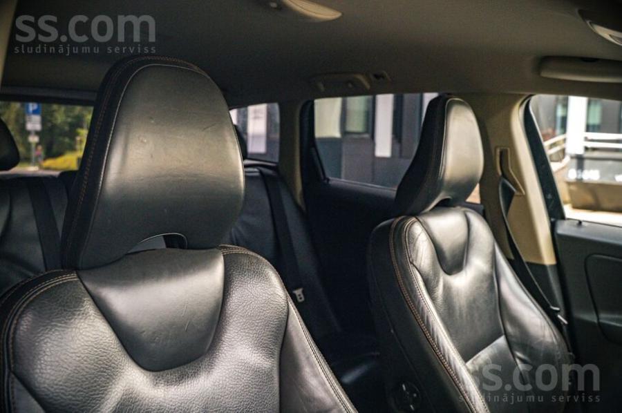 Melns Volvo XC60 2010 Rīga, ar dzinēja tilpumu 2.00 L un nobraukumu 323 tūkst. km par 4990 €, foto 13 vietnē AUTOMOTO.COM.LV