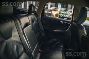 Melns Volvo XC60 2010 Rīga, ar dzinēja tilpumu 2.00 L un nobraukumu 323 tūkst. km par 4990 €, foto 16 vietnē AUTOMOTO.COM.LV