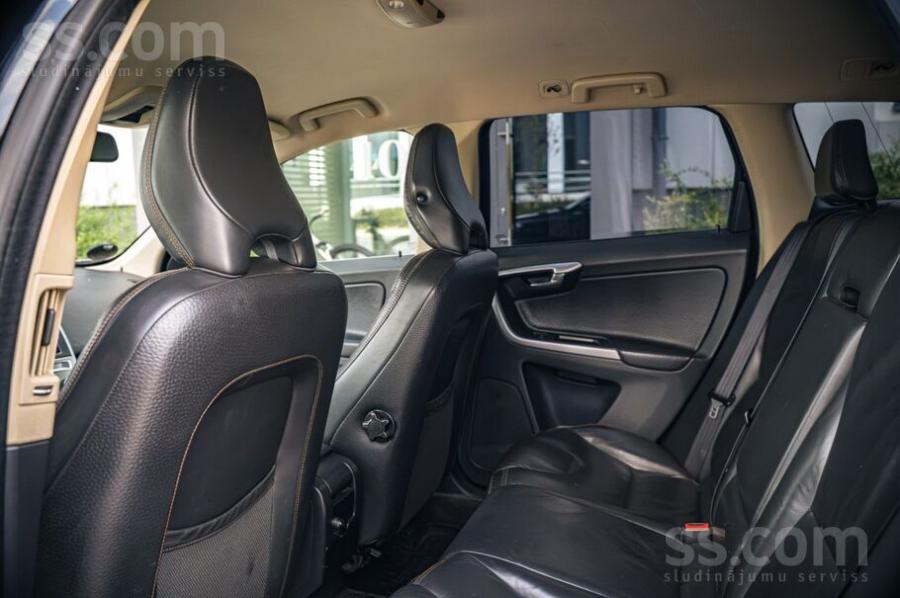 Melns Volvo XC60 2010 Rīga, ar dzinēja tilpumu 2.00 L un nobraukumu 323 tūkst. km par 4990 €, foto 18 vietnē AUTOMOTO.COM.LV
