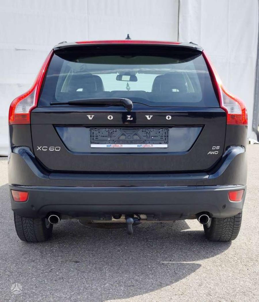 Black Volvo XC60 2010 in Kaunas, with an engine capacity of 2.40 L and mileage of 288 thousand km for 5990 €, photo 5 on AUTOMOTO.COM.LV