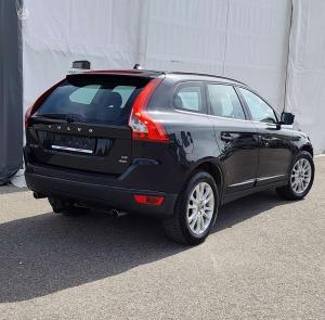 Black Volvo XC60 2010 in Kaunas, with an engine capacity of 2.40 L and mileage of 288 thousand km for 5990 €, photo 6 on AUTOMOTO.COM.LV