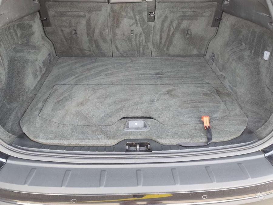 Black Volvo XC60 2010 in Kaunas, with an engine capacity of 2.40 L and mileage of 288 thousand km for 5990 €, photo 18 on AUTOMOTO.COM.LV