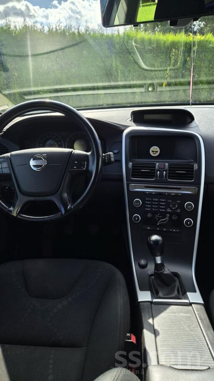 Melns Volvo XC60 2010 Preiļi, ar dzinēja tilpumu 2.00 L un nobraukumu 255 tūkst. km par 6500 €, foto 4 vietnē AUTOMOTO.COM.LV