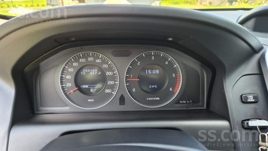 Melns Volvo XC60 2010 Preiļi, ar dzinēja tilpumu 2.00 L un nobraukumu 255 tūkst. km par 6500 €, foto 9 vietnē AUTOMOTO.COM.LV
