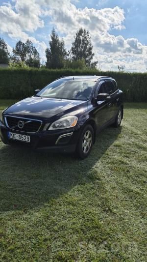 Melns Volvo XC60 2010 Preiļi, ar dzinēja tilpumu 2.00 L un nobraukumu 255 tūkst. km par 6500 €, foto 10 vietnē AUTOMOTO.COM.LV