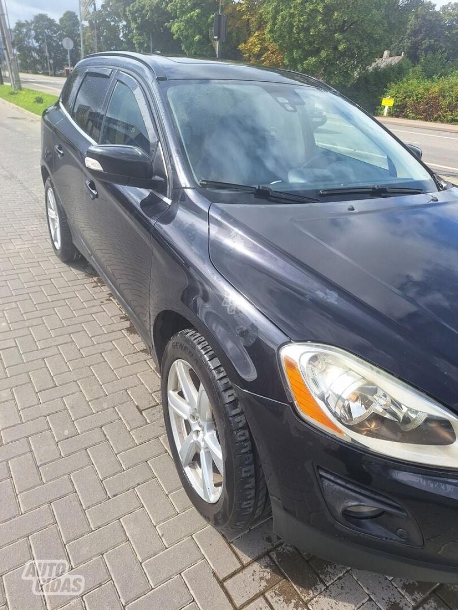 Black Volvo XC60 2010 in Taurage, with an engine capacity of 2.40 L and mileage of 284 thousand km for 7600 €, photo 1 on AUTOMOTO.COM.LV