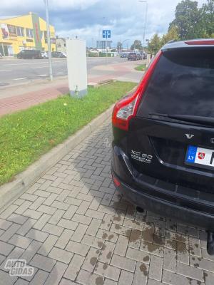 Black Volvo XC60 2010 in Taurage, with an engine capacity of 2.40 L and mileage of 284 thousand km for 7600 €, photo 5 on AUTOMOTO.COM.LV