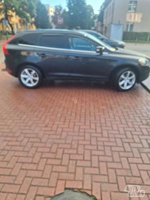 Black Volvo XC60 2010 in Taurage, with an engine capacity of 2.40 L and mileage of 284 thousand km for 7600 €, photo 9 on AUTOMOTO.COM.LV