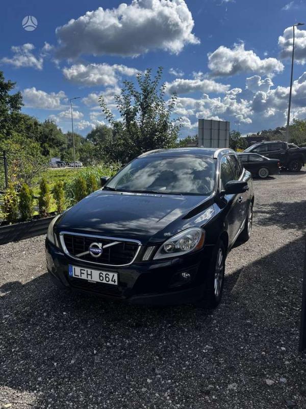 Melns Volvo XC60 2010 Prienai, ar dzinēja tilpumu 3.00 L un nobraukumu 190 tūkst. km par 6500 €, foto 1 vietnē AUTOMOTO.COM.LV
