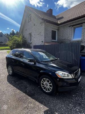 Black Volvo XC60 2010 in Prienai, with an engine capacity of 3.00 L and mileage of 190 thousand km for 6500 €, photo 3 on AUTOMOTO.COM.LV