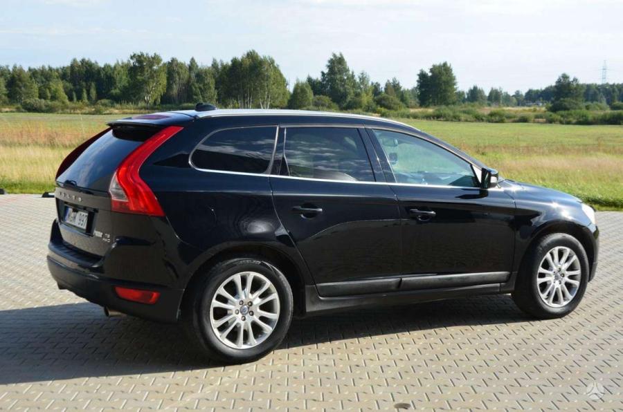 Black Volvo XC60 2010 in Siauliai, with an engine capacity of 3.19 L and mileage of 230 thousand km for 5900 €, photo 13 on AUTOMOTO.COM.LV