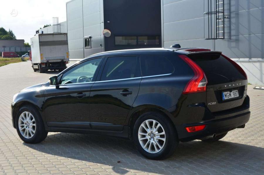 Black Volvo XC60 2010 in Siauliai, with an engine capacity of 3.19 L and mileage of 230 thousand km for 5900 €, photo 19 on AUTOMOTO.COM.LV