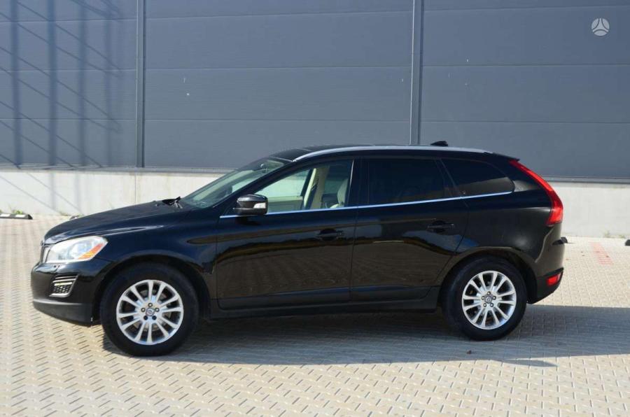 Black Volvo XC60 2010 in Siauliai, with an engine capacity of 3.19 L and mileage of 230 thousand km for 5900 €, photo 24 on AUTOMOTO.COM.LV