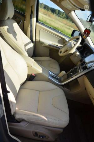 Black Volvo XC60 2010 in Siauliai, with an engine capacity of 3.19 L and mileage of 230 thousand km for 5900 €, photo 32 on AUTOMOTO.COM.LV