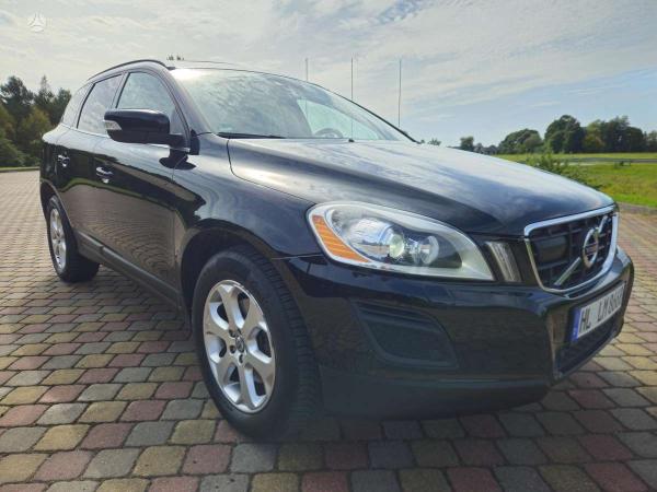 Black Volvo XC60 2010 in Plunge, with an engine capacity of 2.40 L and mileage of 177 thousand km for 9200 €, photo 6 on AUTOMOTO.COM.LV