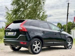 Black Volvo XC60 2010 in Siauliai, with an engine capacity of 2.40 L and mileage of 259 thousand km for 11450 €, photo 5 on AUTOMOTO.COM.LV
