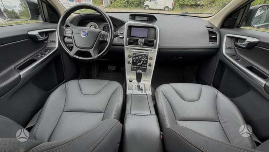 Black Volvo XC60 2010 in Siauliai, with an engine capacity of 2.40 L and mileage of 259 thousand km for 11450 €, photo 24 on AUTOMOTO.COM.LV