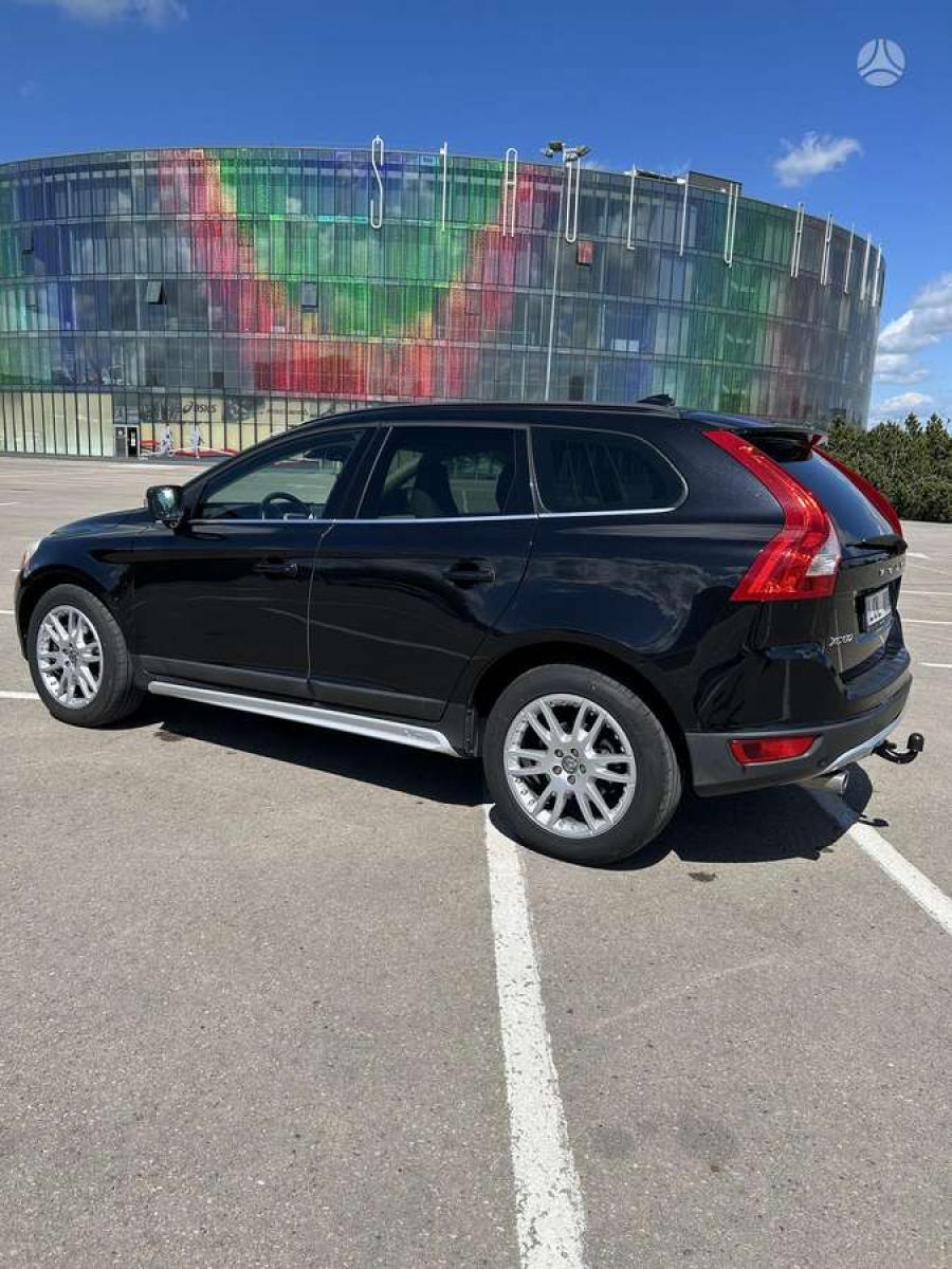 Melns Volvo XC60 2010 Šauļi, ar dzinēja tilpumu 2.40 L un nobraukumu 227 tūkst. km par 8600 €, foto 7 vietnē AUTOMOTO.COM.LV