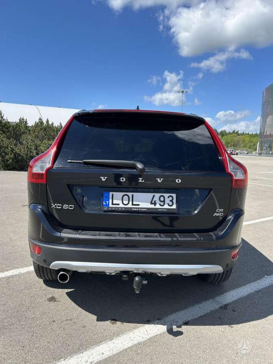 Melns Volvo XC60 2010 Šauļi, ar dzinēja tilpumu 2.40 L un nobraukumu 227 tūkst. km par 8600 €, foto 9 vietnē AUTOMOTO.COM.LV