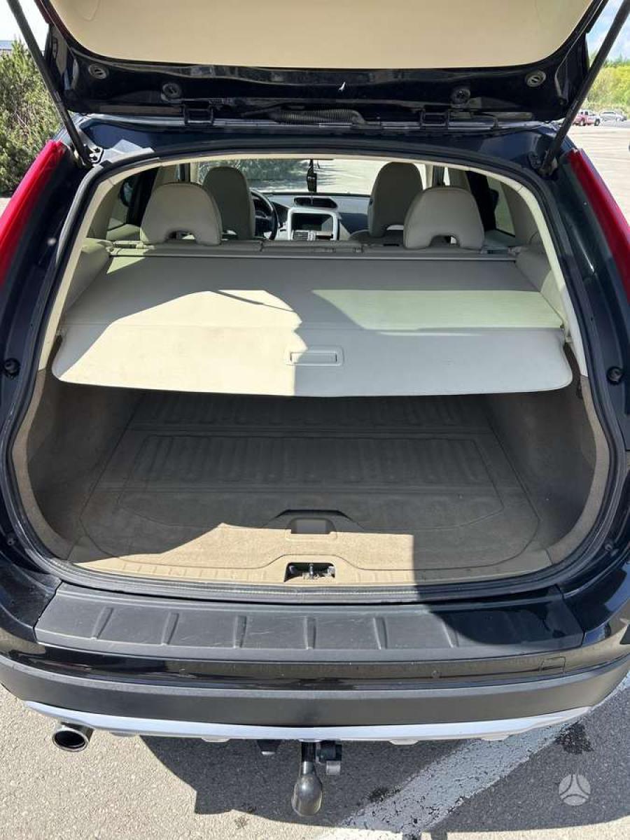 Melns Volvo XC60 2010 Šauļi, ar dzinēja tilpumu 2.40 L un nobraukumu 227 tūkst. km par 8600 €, foto 12 vietnē AUTOMOTO.COM.LV
