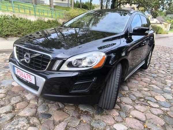 Melns Volvo XC60 2010 Utena, ar dzinēja tilpumu 2.40 L un nobraukumu 241 tūkst. km par 7450 €, foto 1 vietnē AUTOMOTO.COM.LV
