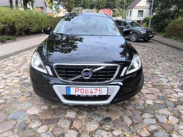 Melns Volvo XC60 2010 Utena, ar dzinēja tilpumu 2.40 L un nobraukumu 241 tūkst. km par 7450 €, foto 3 vietnē AUTOMOTO.COM.LV